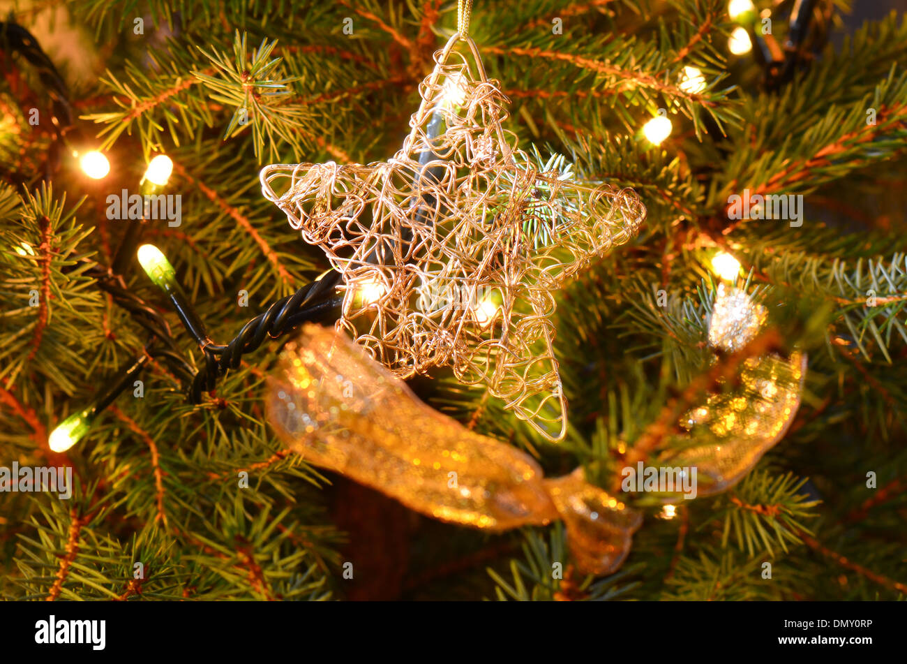 Golden star light hi-res stock photography and images - Alamy
