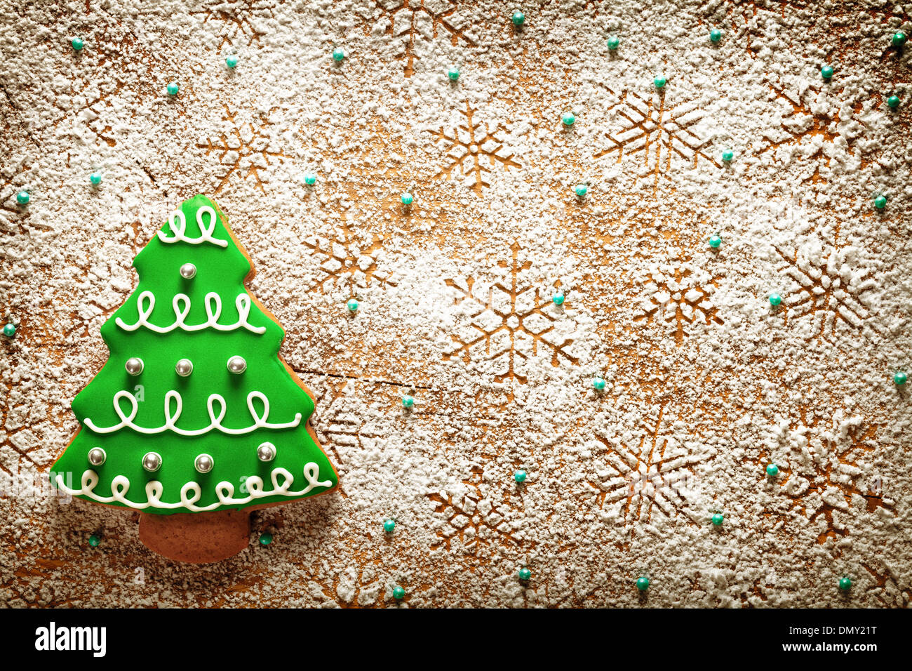 Christmas background. Gingerbread tree and snowflakes made of icing ...