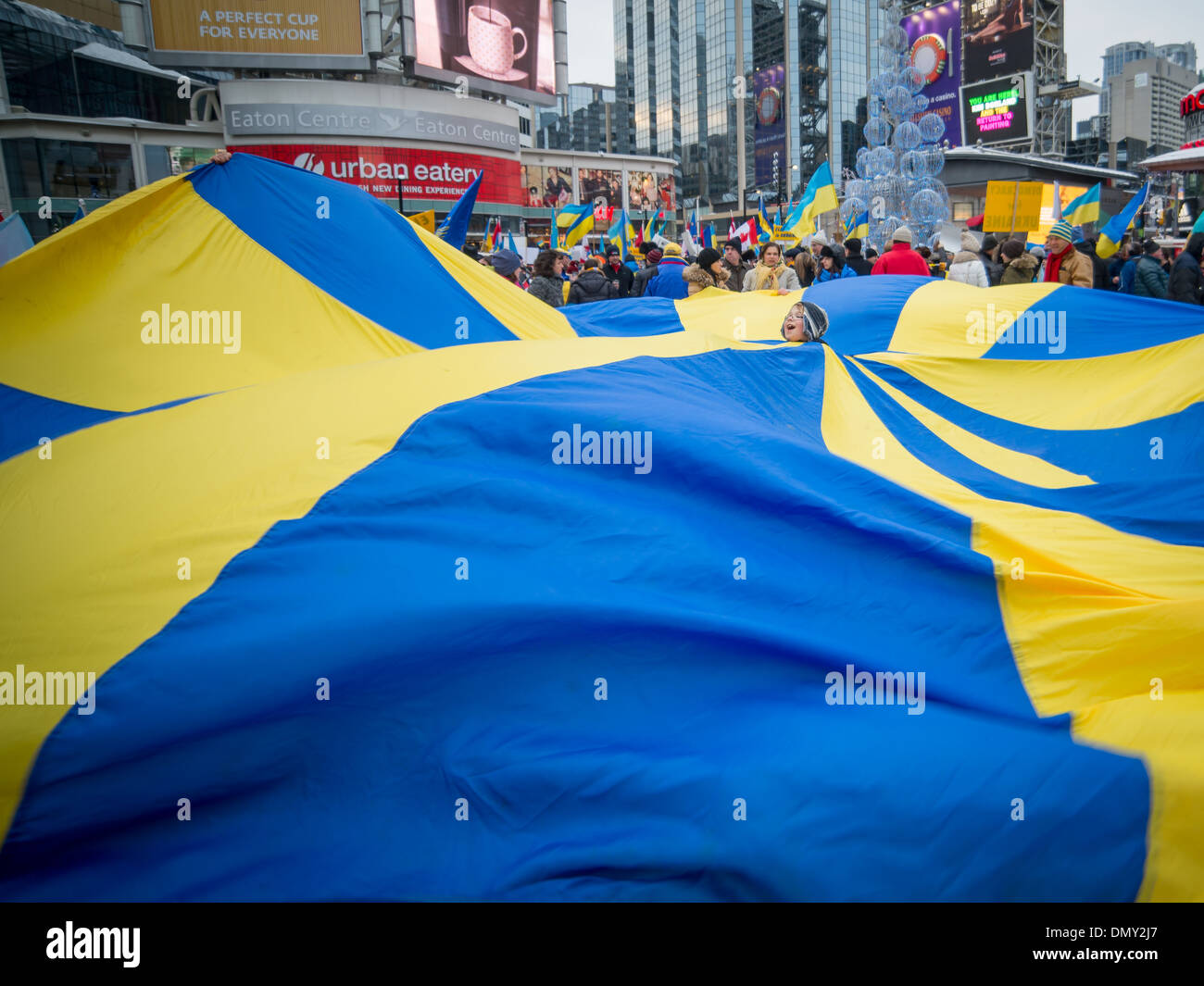 TORONTO - DECEMBER 15: Hundreds gather to protest for Ukraine on ...