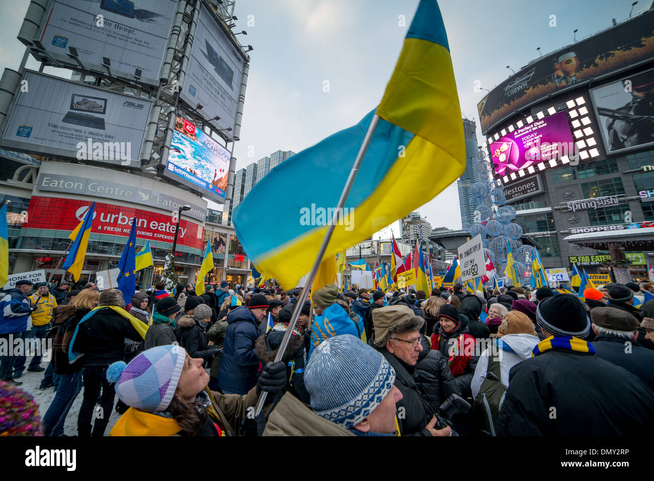 TORONTO - DECEMBER 15: Hundreds gather to protest for Ukraine on ...