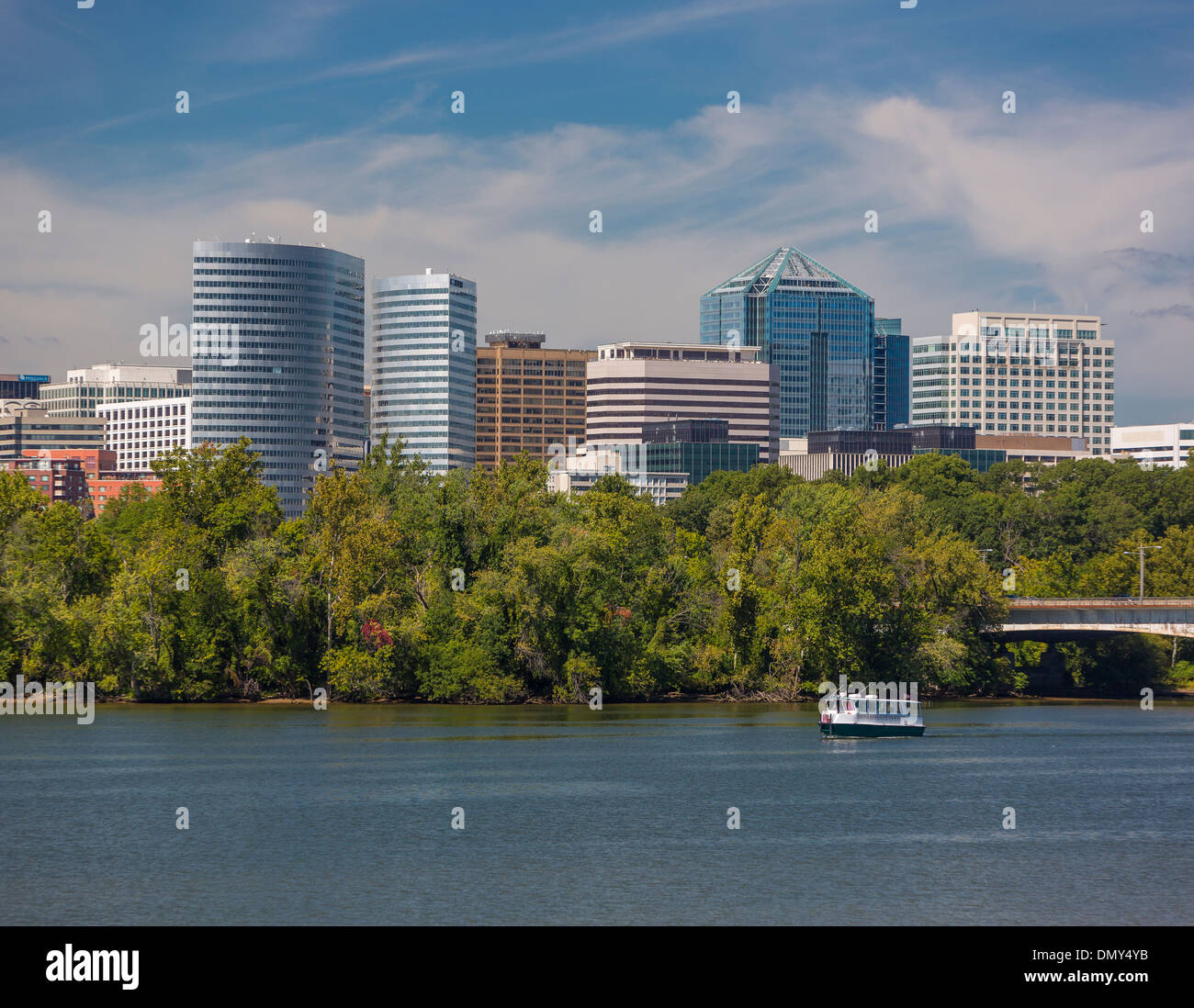 ROSSLYN, VIRGINIA, USA - Rosslyn skyline and Potomac River, Arlington ...