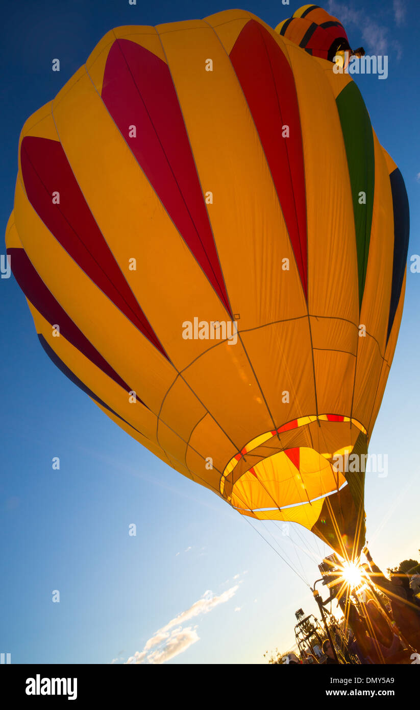 Balloon takeoff hi-res stock photography and images - Alamy