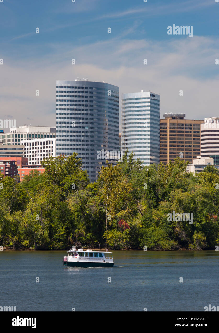 ROSSLYN, VIRGINIA, USA - Rosslyn skyline and water taxi on Potomac ...