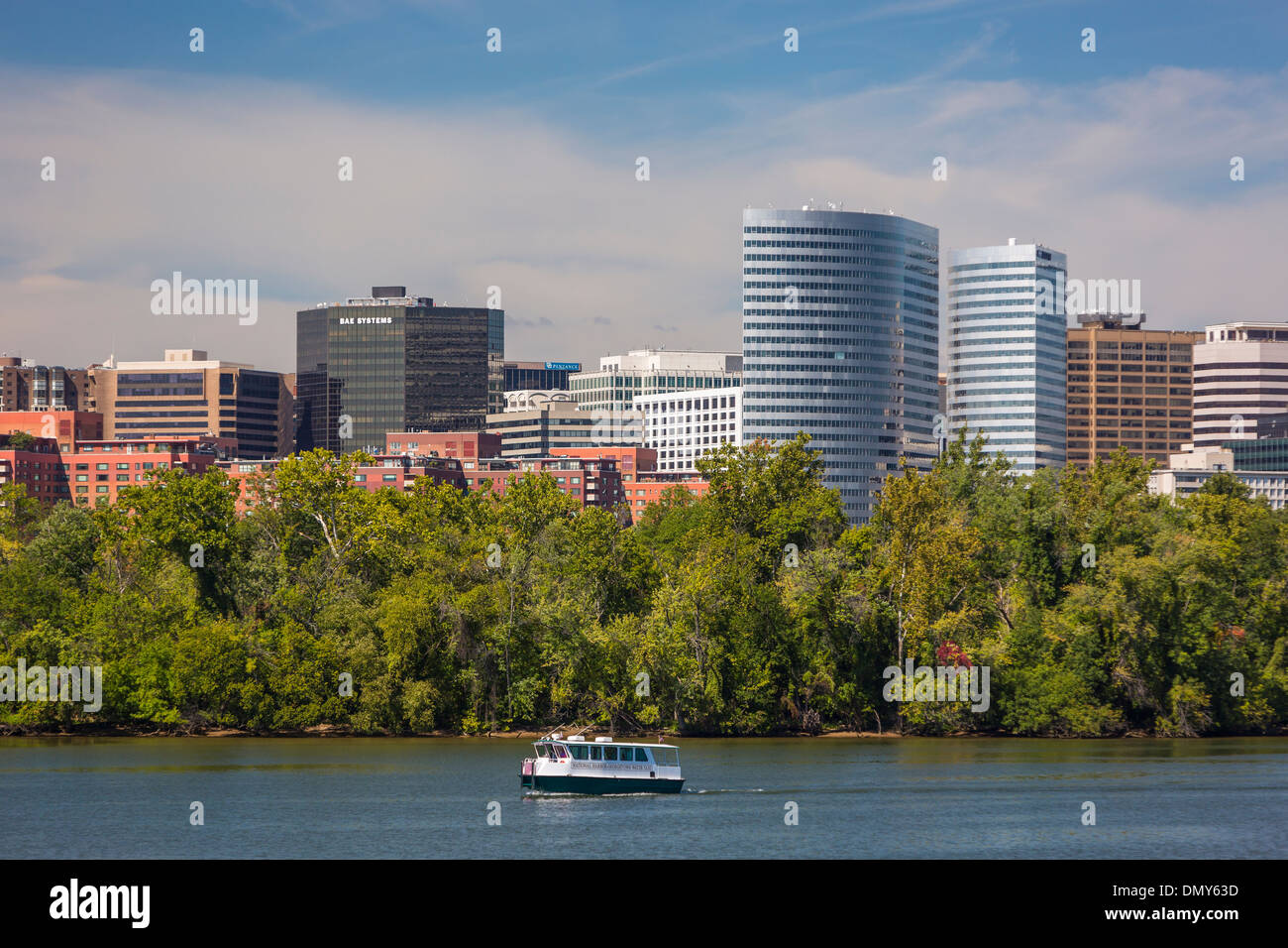 ROSSLYN, VIRGINIA, USA - Rosslyn skyline and Potomac River, Arlington ...