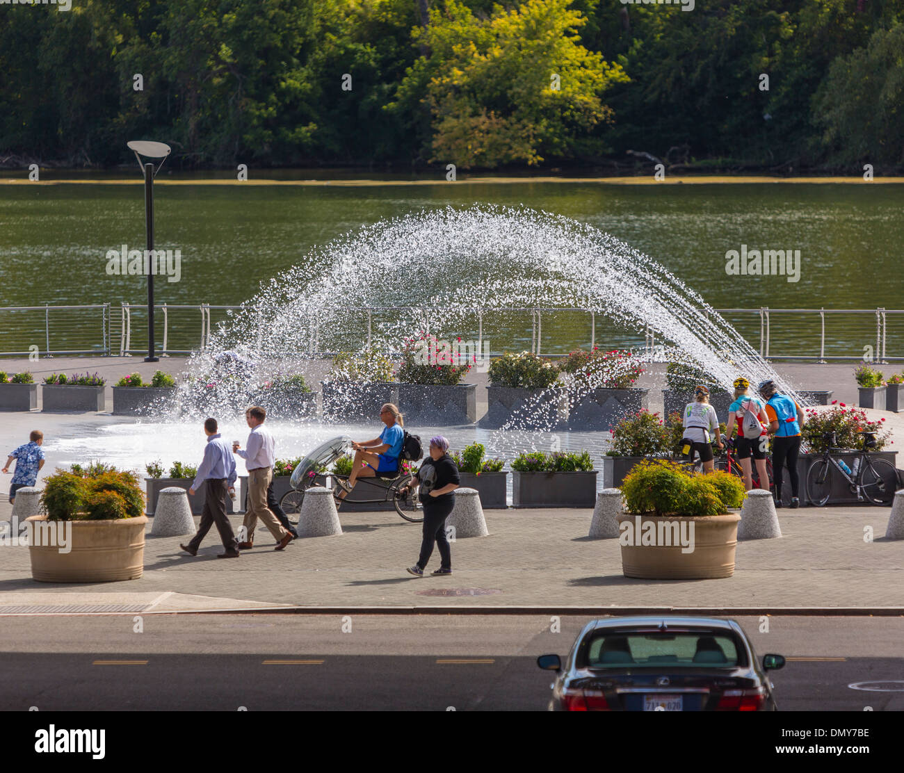 WASHINGTON, DC, USA - Georgetown Waterfront Park, fountain and Potomac ...