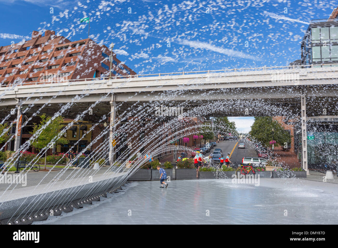 WASHINGTON, DC, USA - Water fountain and people in Georgetown ...