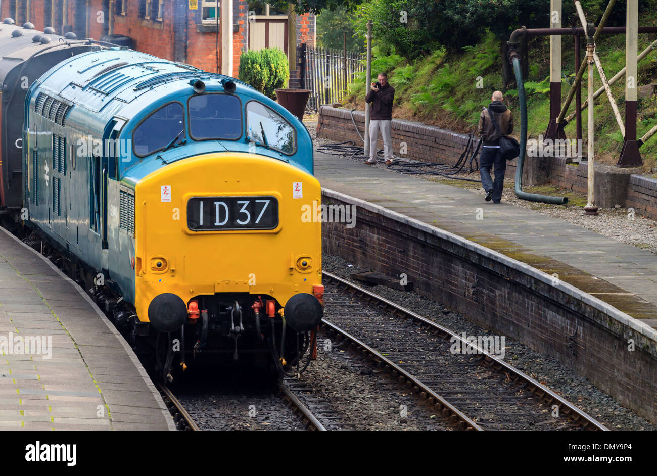 Class 37 diesel locomotive seen hi-res stock photography and images - Alamy