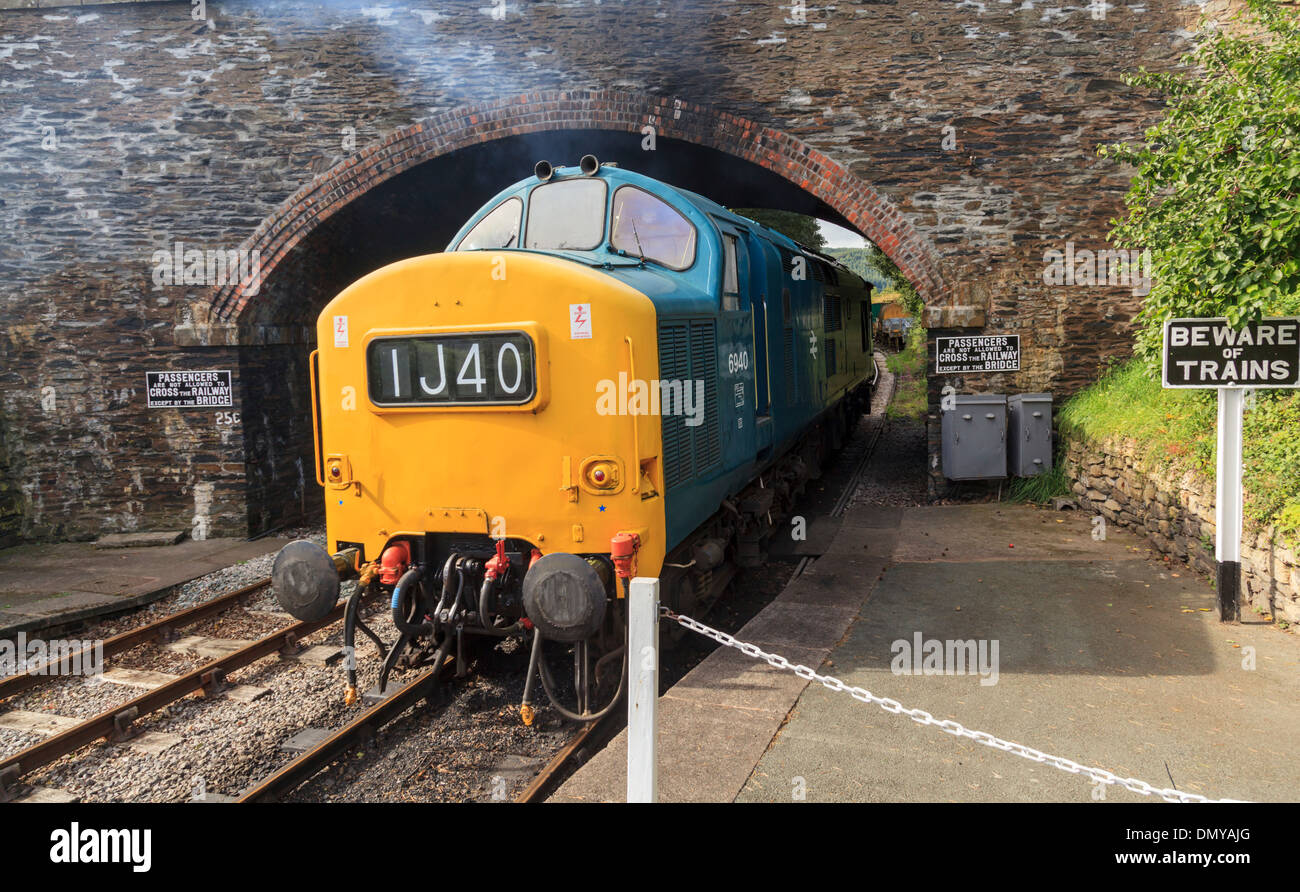 Class 37 (37240/D6940) is seen running on the Llangollen Heritage ...