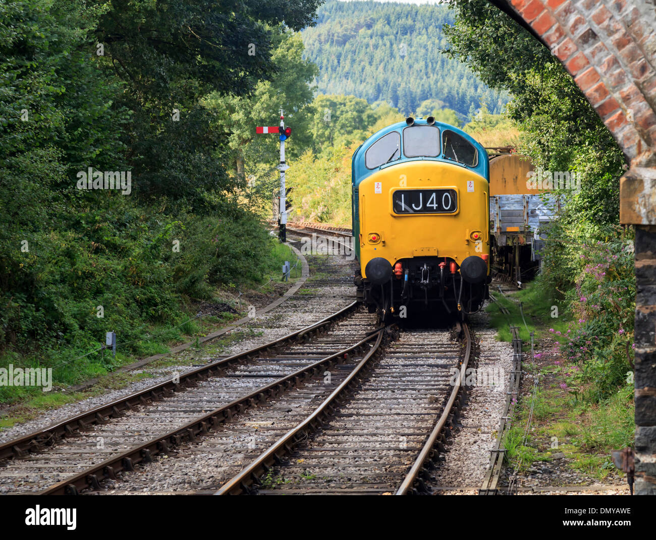 Class 37 37240 d6940 seen running hi-res stock photography and images ...