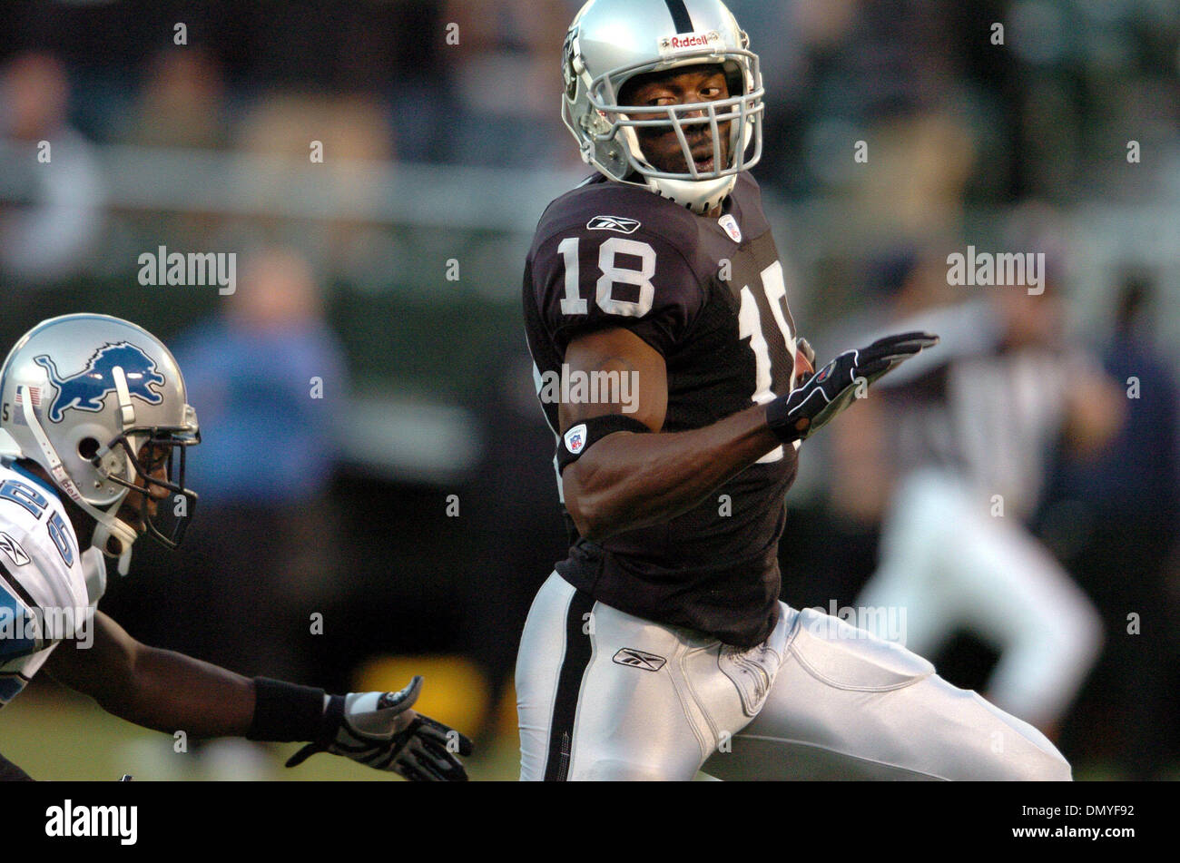 Aug 25, 2006; Oakland, CA, USA; The Oakland Raiders RANDY MOSS Looks ...