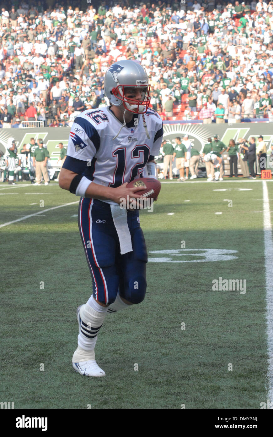 Sep 17, 2006; New York, NY, USA; NFL Football: TOM BRADY at the NY Jets ...
