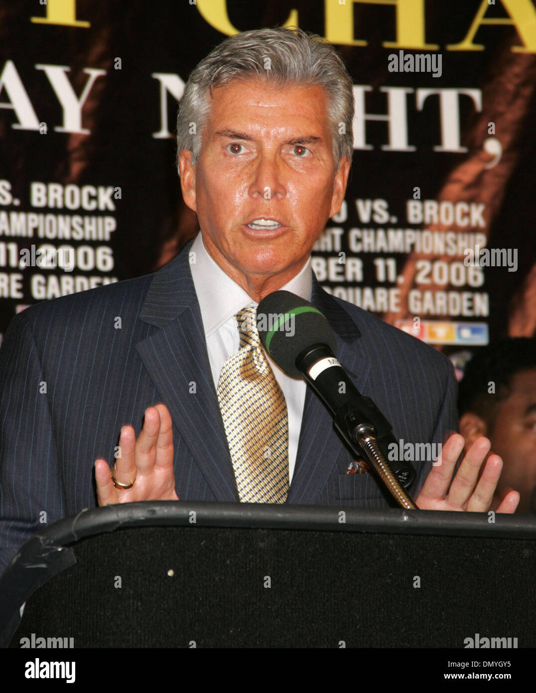 Boxing announcer hi-res stock photography and images - Alamy