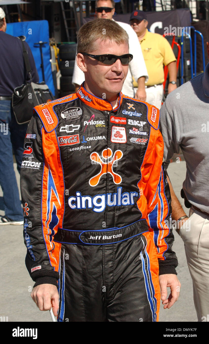 Oct 20, 2006; Martinsville, VA, USA; Driver JEFF BURTON during practice ...