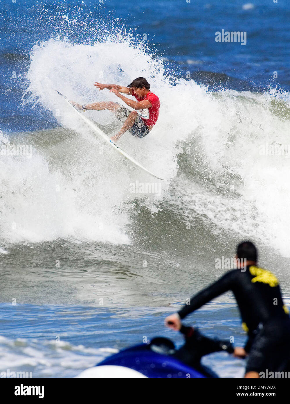 Nov 20, 2006; Haleiwa, North Shore, Oahu, USA; SURFING: The OP Pro ...