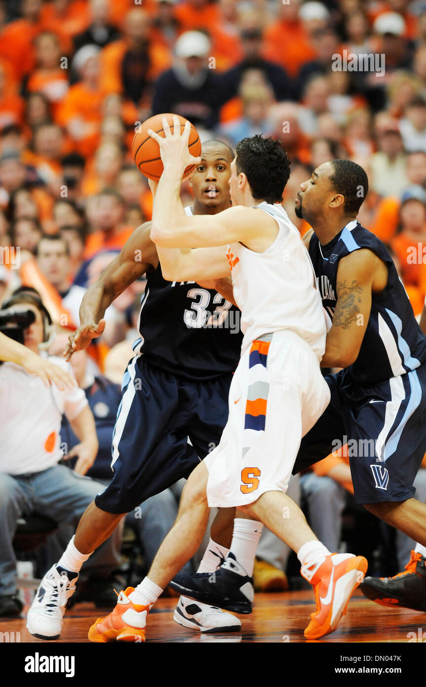 February 22, 2009: Villanova forward Dante Cunningham (#33) looks for ...