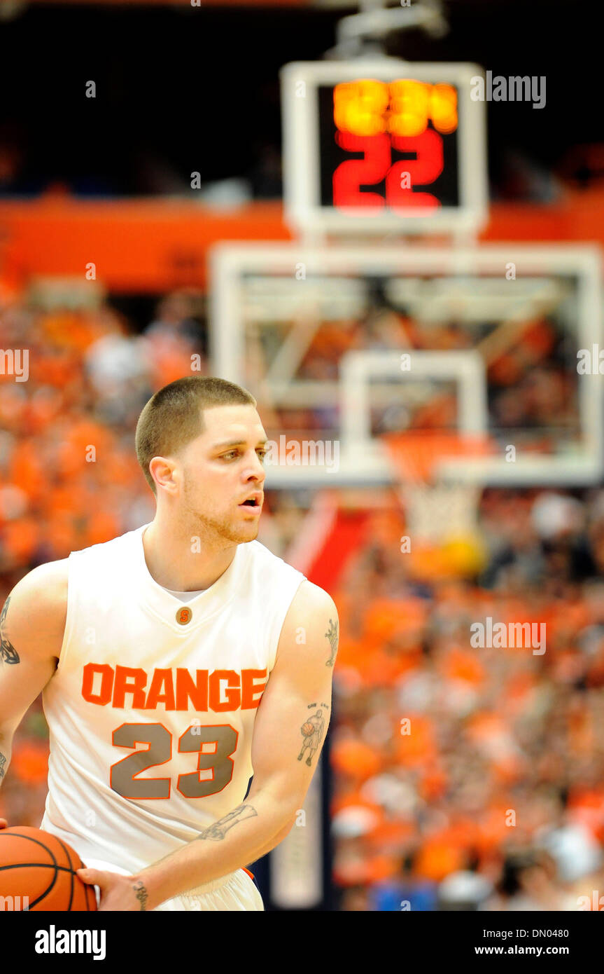 February 22, 2009: Syracuse guard Eric Devendorf (#23) in action while ...