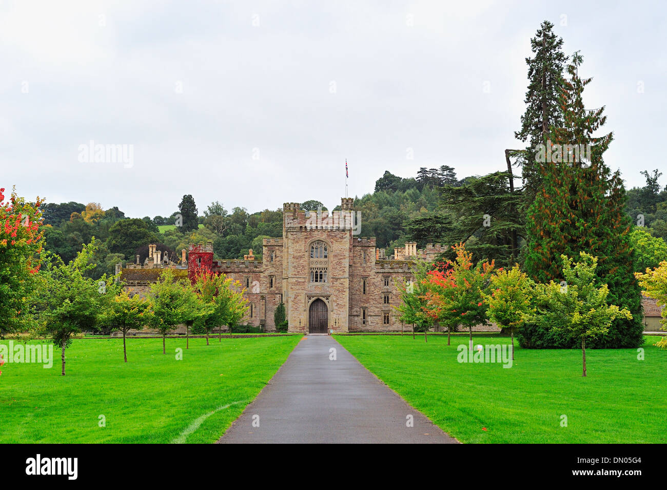 Hampton court castle hereford hi-res stock photography and images - Alamy