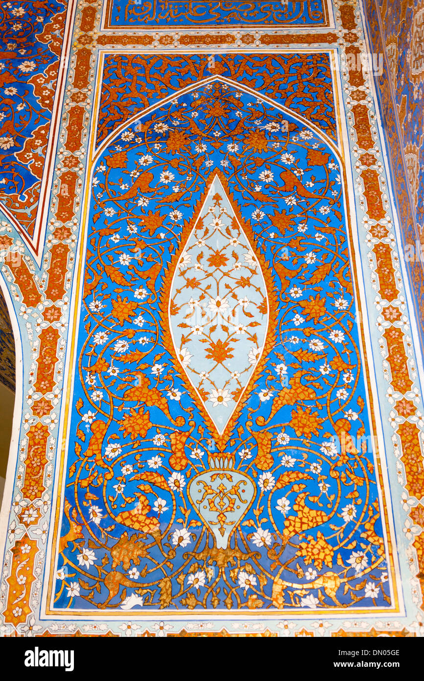 Decorative wall, Tilla Kari Madrasah, also known as Tillya Kari ...