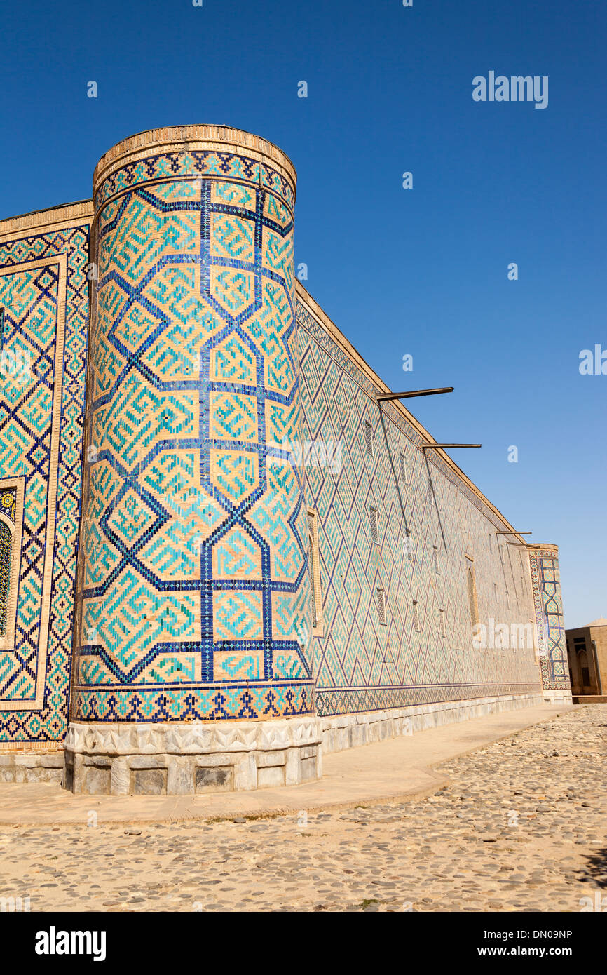 Outer wall of Sher Dor Madrasah, also known as Shir Dor Madrasah ...