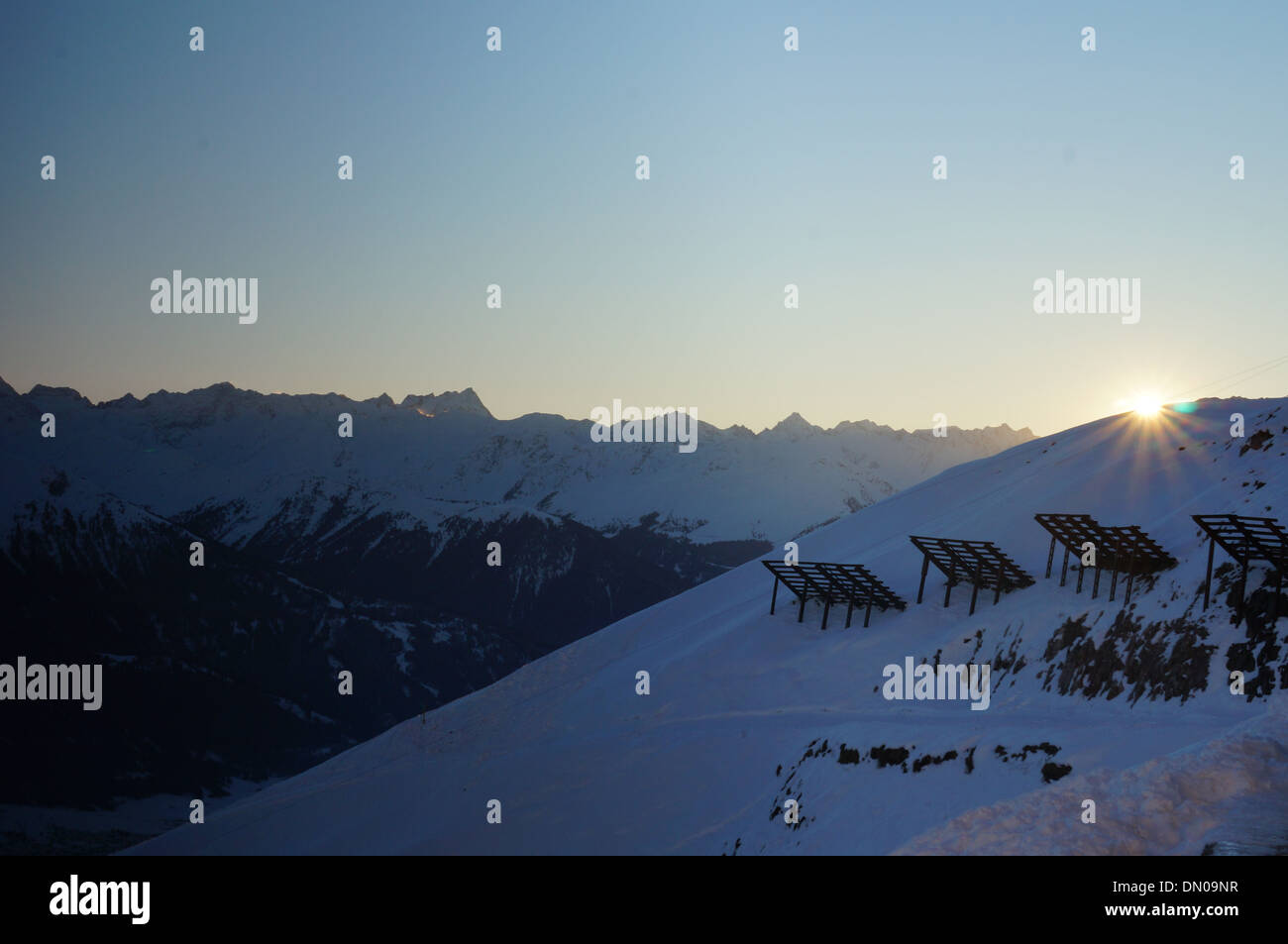 Avalanche structure hi-res stock photography and images - Alamy