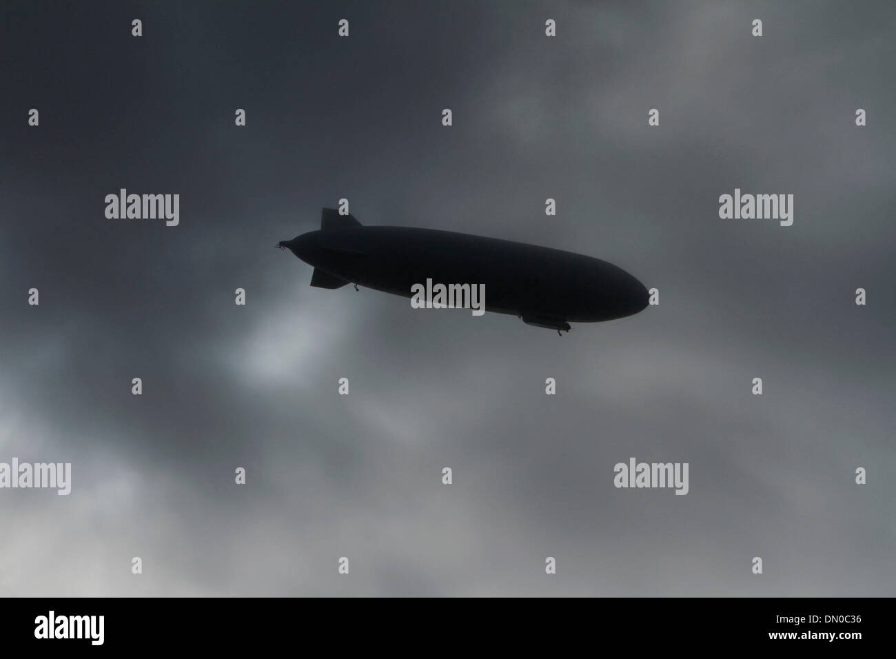 Worlds largest airship hi-res stock photography and images - Alamy