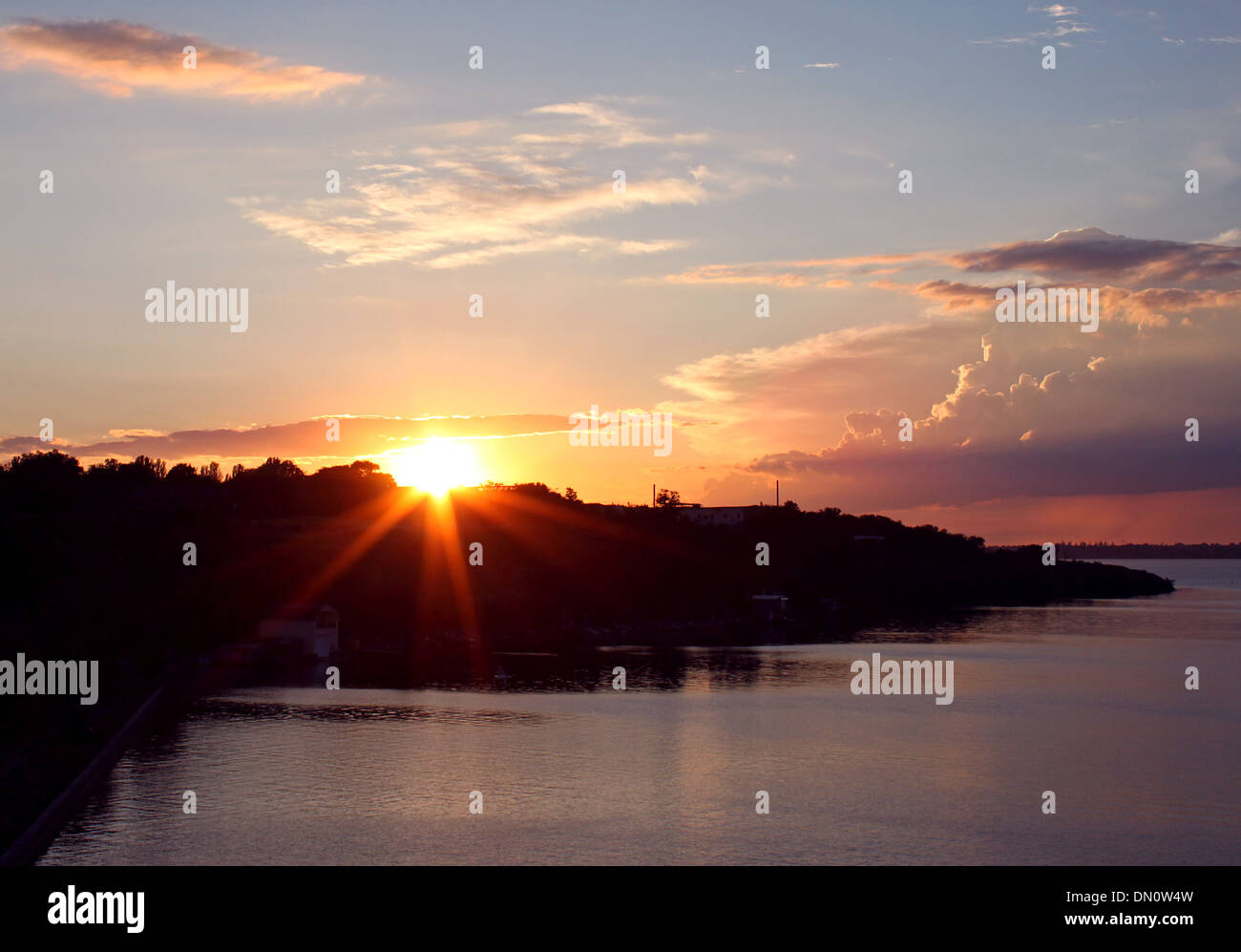 Riverside sunset hi-res stock photography and images - Alamy