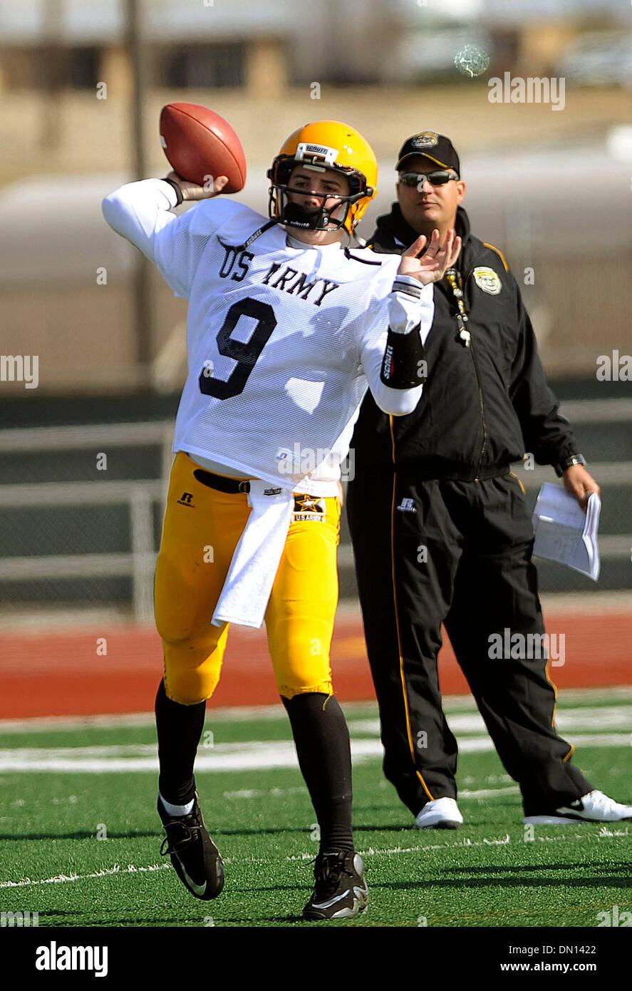 Jan. 05, 2010 - SAN ANTONIO, TX, USA - West quarterback Jake Heaps ...