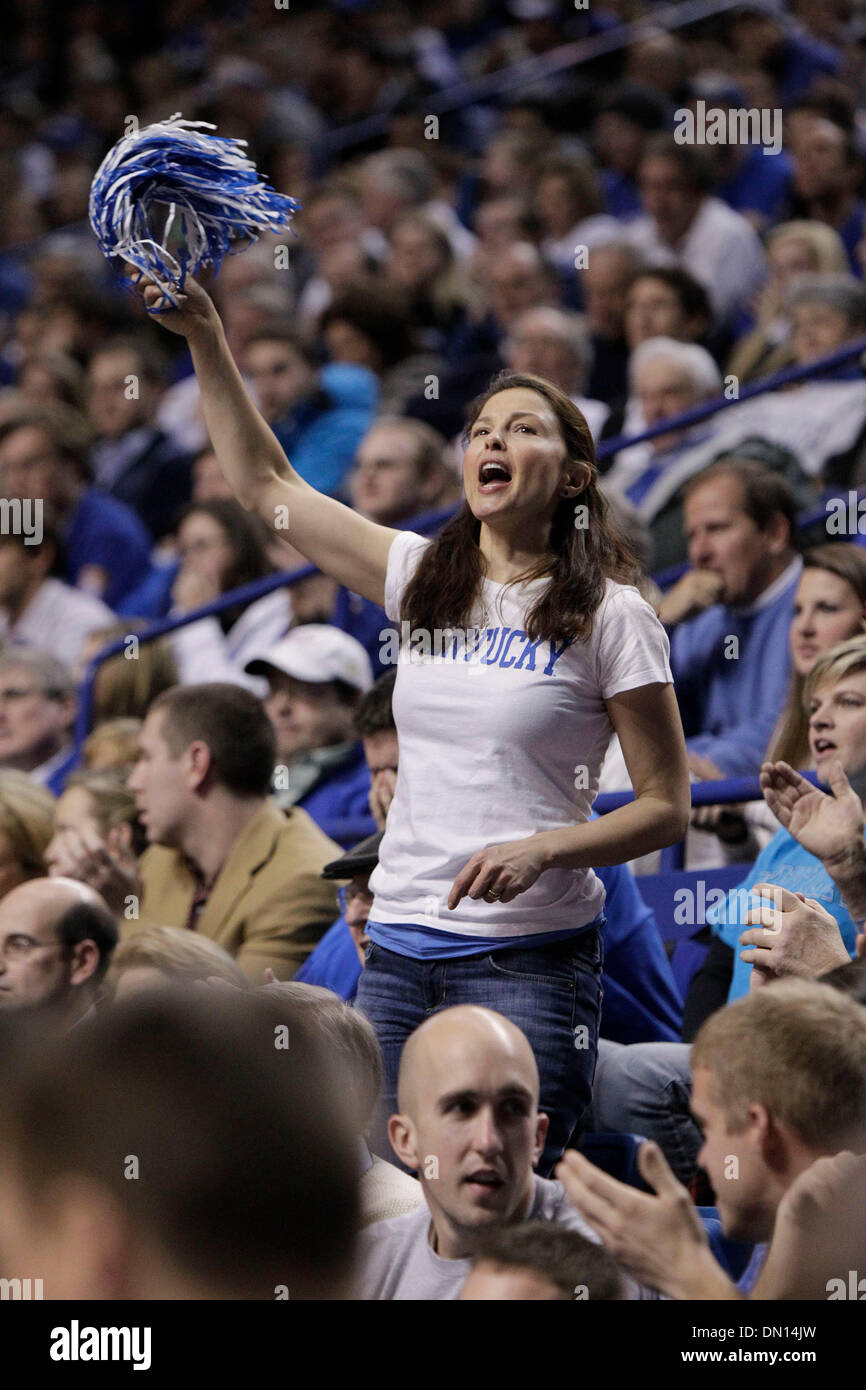 Jan. 09, 2010 - Lexington, Kentucky, USA - Kentucky fan Ashley Judd ...