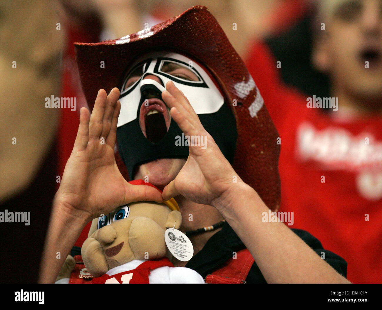 Nebraska cornhuskers football team hi-res stock photography and images ...