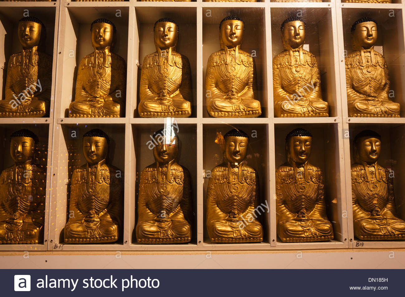 Ten Thousand Buddhas High Resolution Stock Photography and Images - Alamy