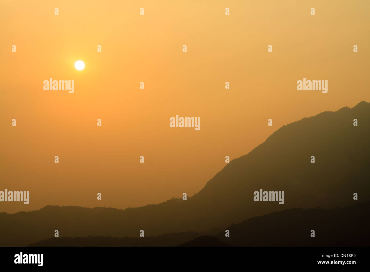 Mountain sunset shape hi-res stock photography and images - Alamy