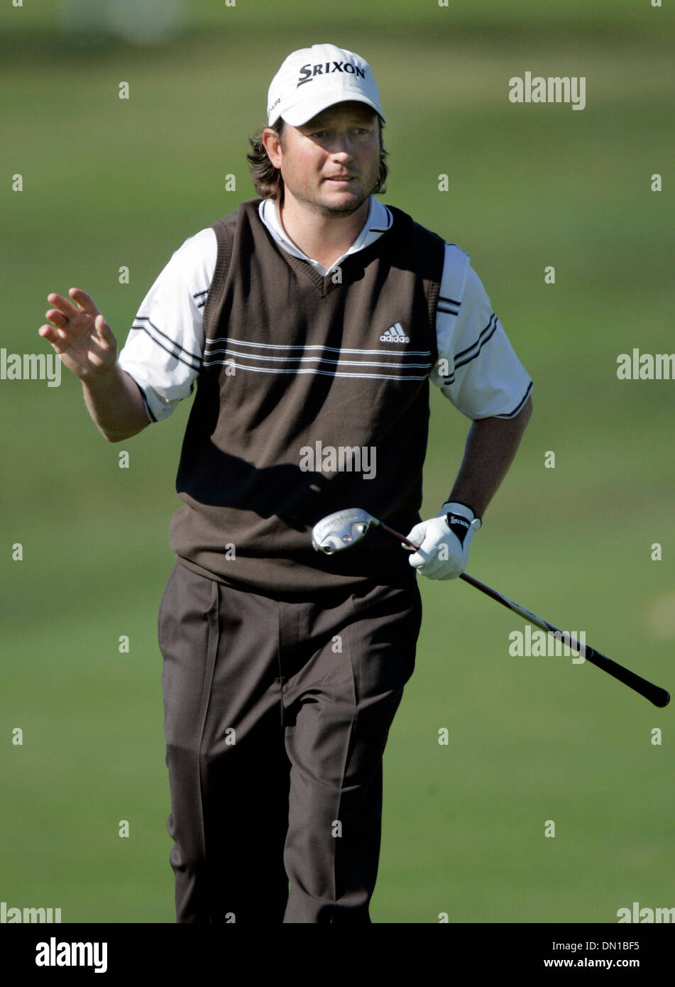 Jan 27, 2006; La Jolla, CA, USA; GOLF: TIM CLARK waves to crowd after ...