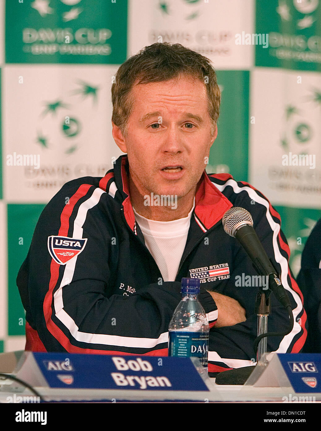 John mcenroe davis cup hi-res stock photography and images - Alamy