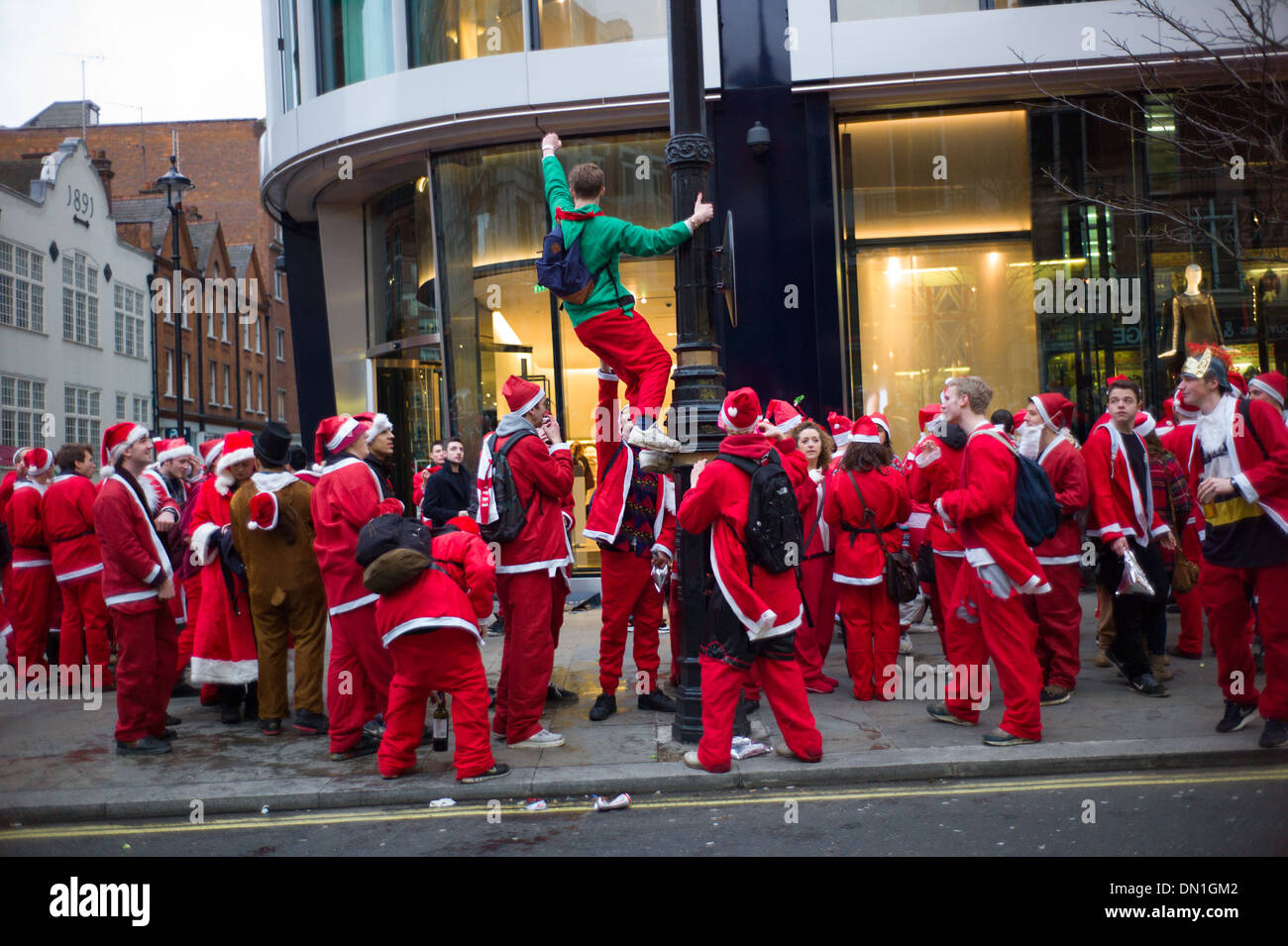 Santa london hi-res stock photography and images - Alamy