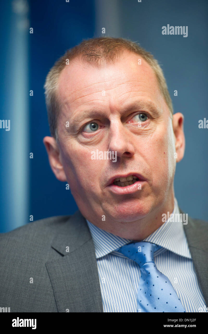 Senior investigating officer hi-res stock photography and images - Alamy