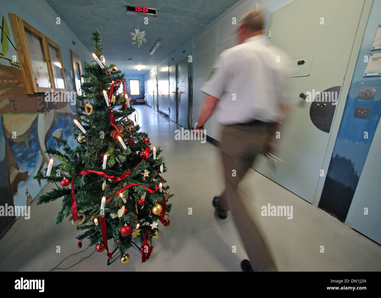 Detention facility hi-res stock photography and images - Alamy