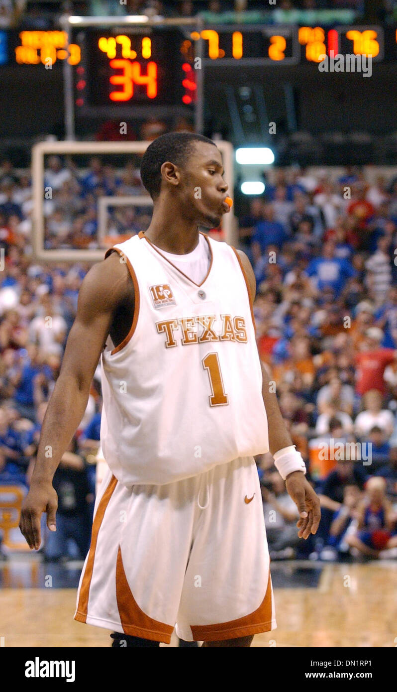 Mar 12, 2006; Dallas, TX, USA; NCAA Basketball: Texas' Daniel Gibson ...