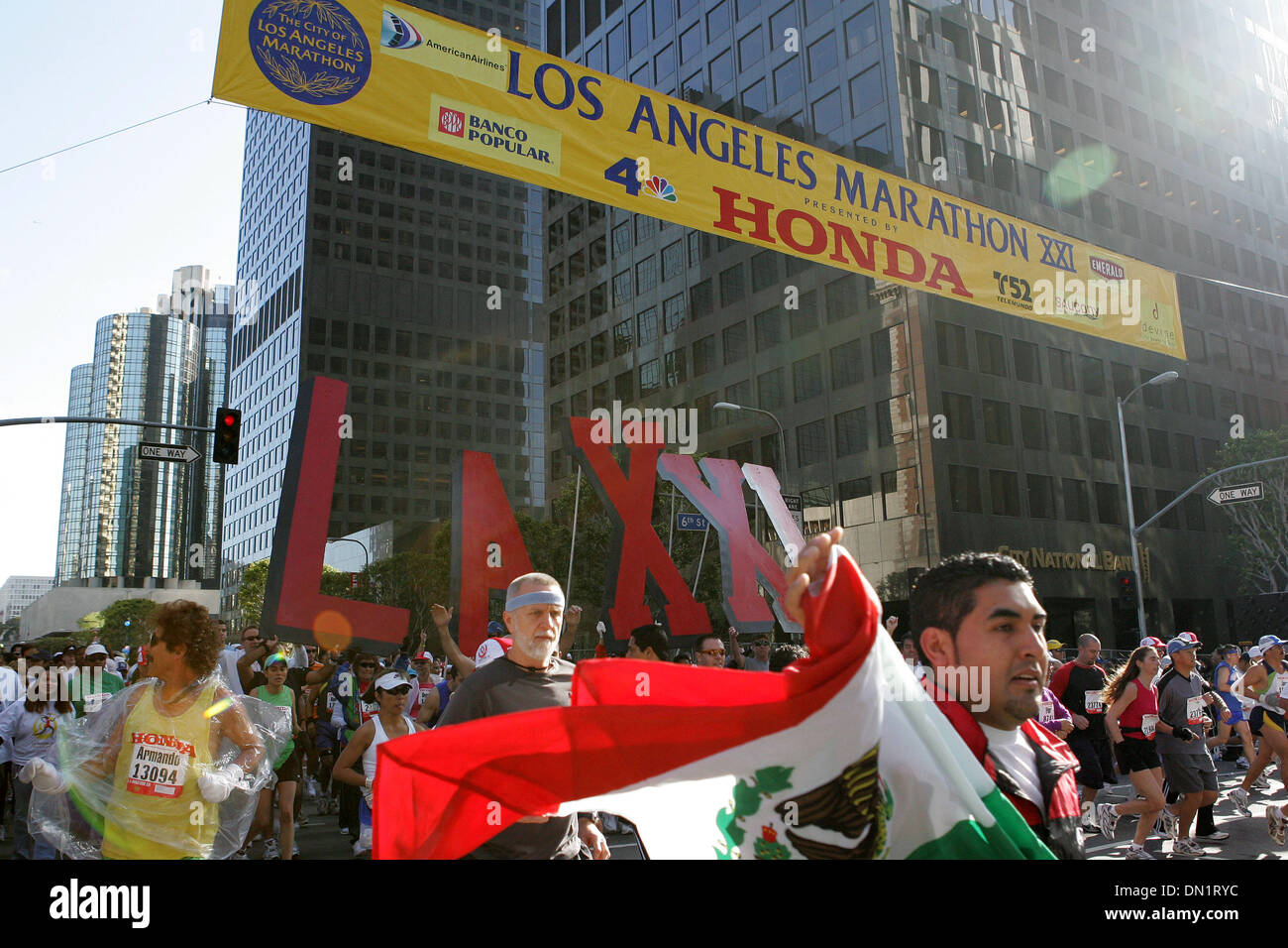 Mar 19, 2006; Los Angeles, CA, USA; Runners start the 21st Los Angeles ...