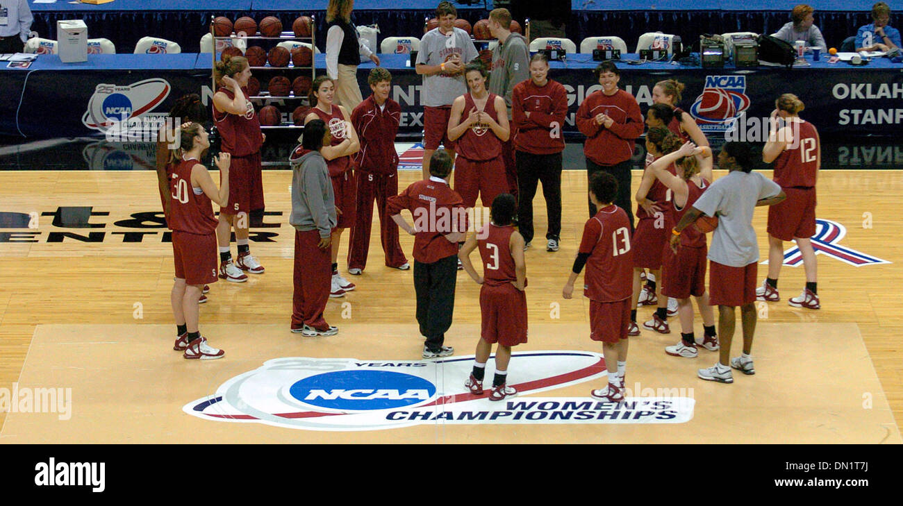 Huddles Basketball Team High Resolution Stock Photography and Images ...