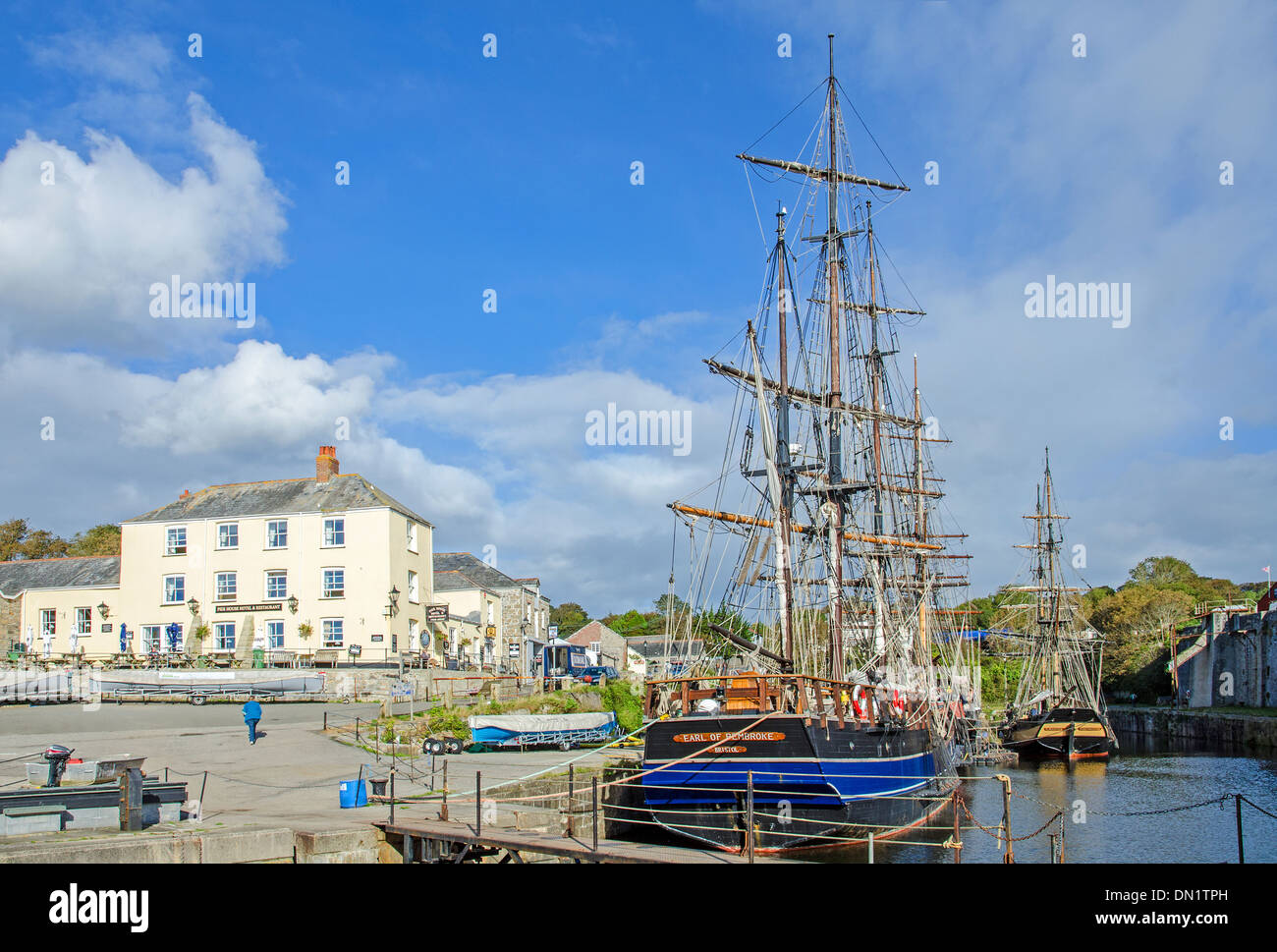 Tall ships charlestown cornwall hi-res stock photography and images - Alamy