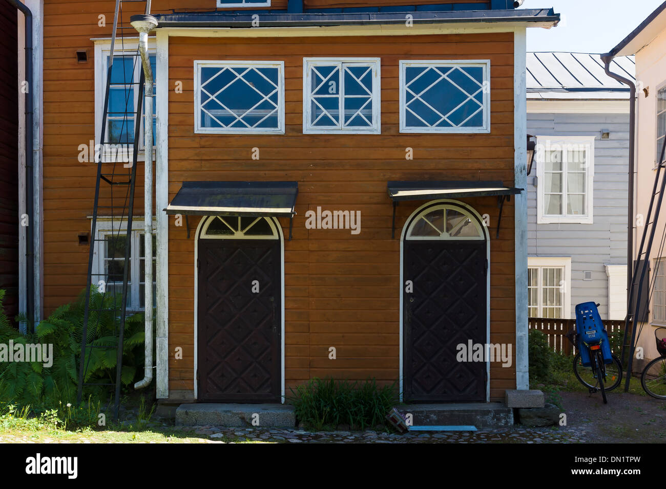 Wooden house in the city of porvoo hi-res stock photography and images ...
