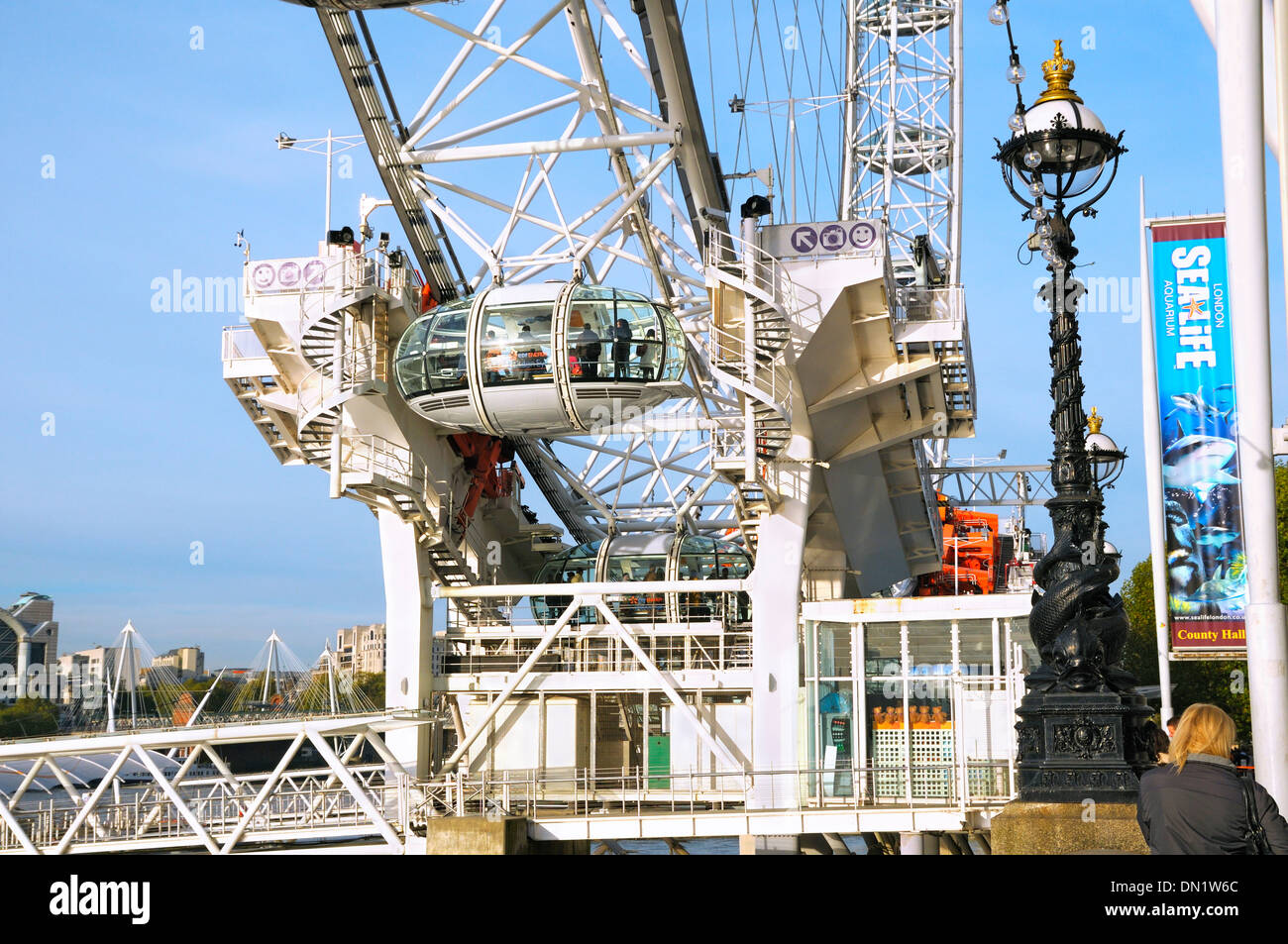 London eye pod hi-res stock photography and images - Alamy