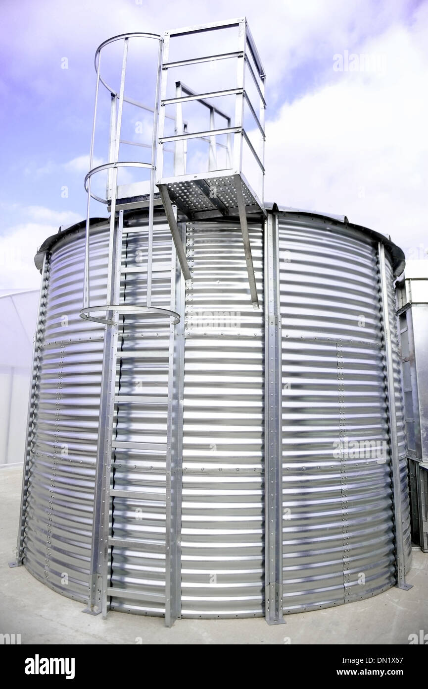 Round shape industrial storage silo for agricultural products Stock ...