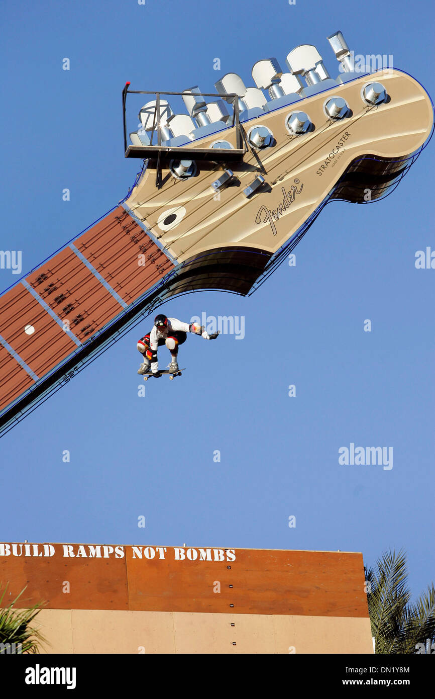 Danny way bomb drop hi-res stock photography and images - Alamy