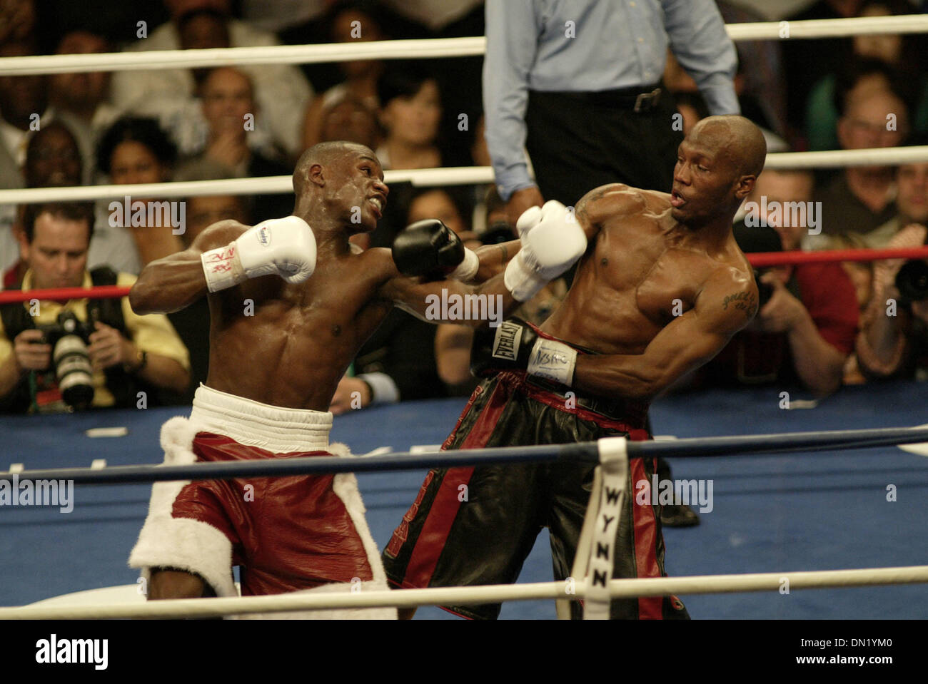 Apr 08, 2006; Las Vegas, NV, USA; FLOYD MAYWEATHER JR. vs ZAB JUDAH IBF ...
