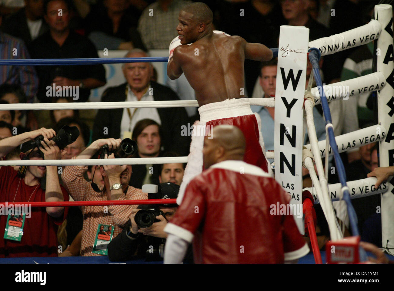 Apr 08, 2006; Las Vegas, NV, USA; FLOYD MAYWEATHER JR. vs ZAB JUDAH IBF ...