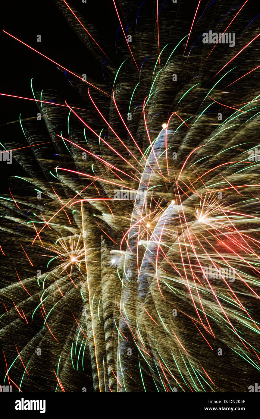 Red and gold fireworks hi-res stock photography and images - Alamy