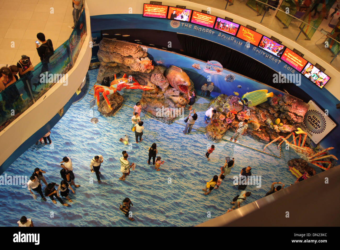Siam ocean world at Siam Paragon in Bangkok , Thailand Stock Photo - Alamy