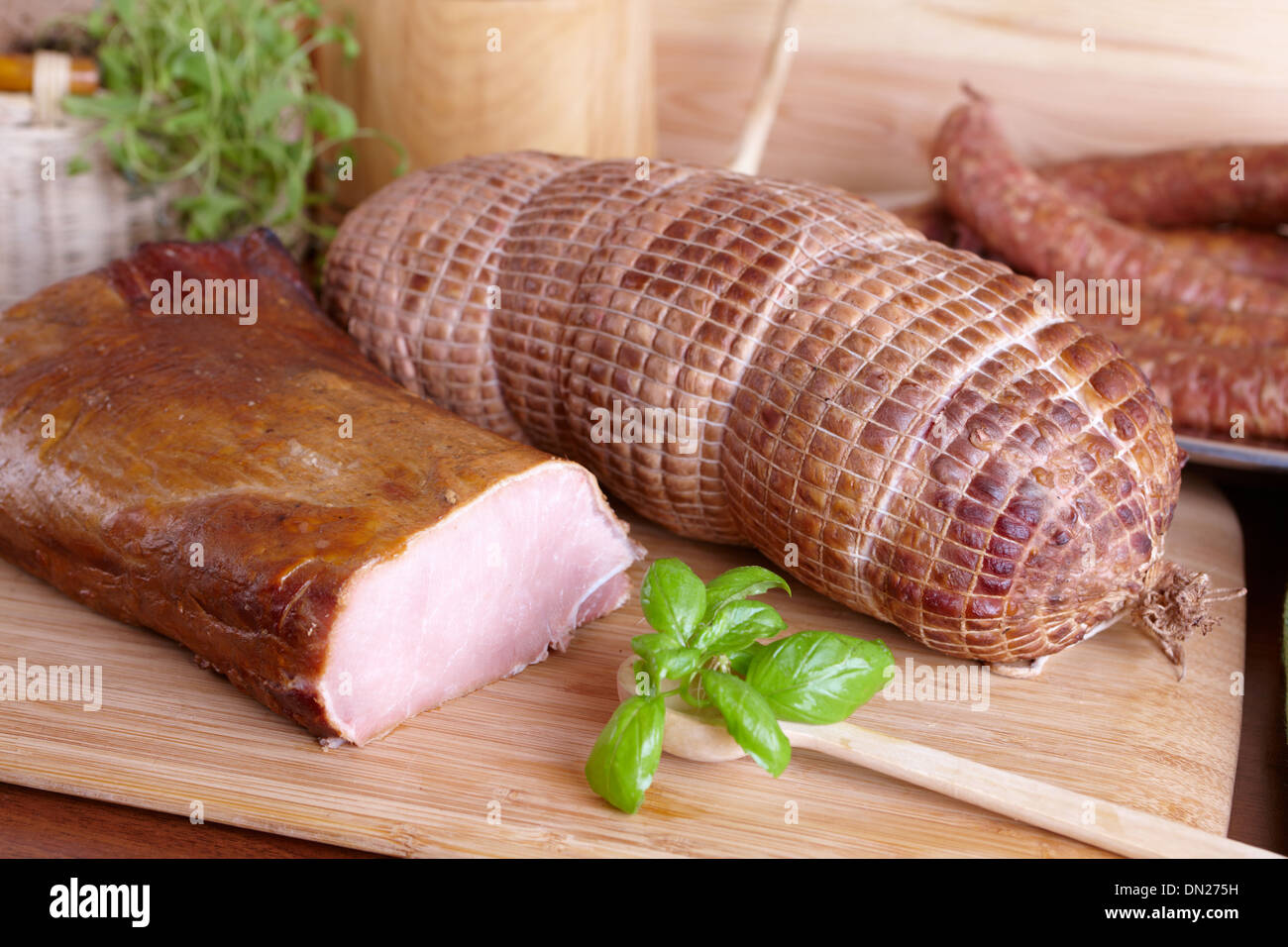 Shoulder of ham hi-res stock photography and images - Alamy