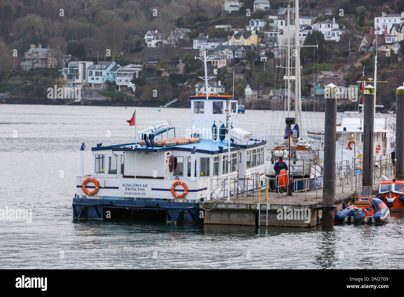 Kingswear to dartmouth ferry hi-res stock photography and images - Alamy